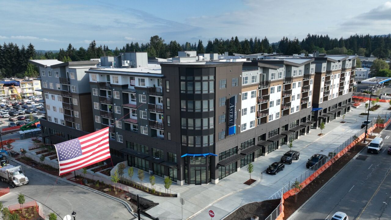 Astra Apartments - Lake Washington Windows